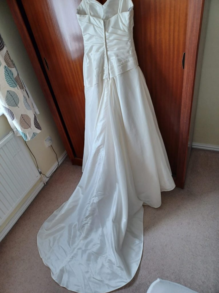Wedding Dress | Preloved wedding dress for sale on Bride2bride UK