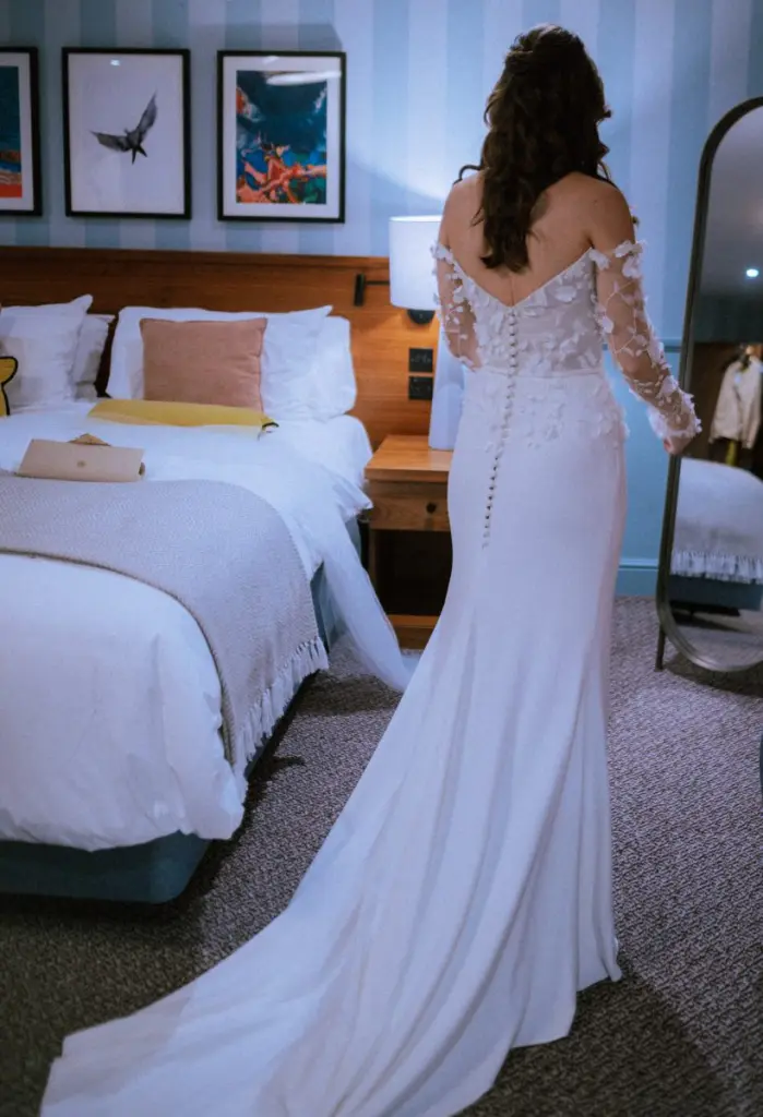 Suzanne Neville Eden | Preloved wedding dress for sale on Bride2bride UK