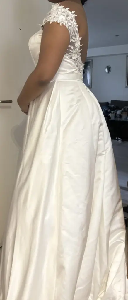 Fallon wedding dress | Preloved wedding dress for sale on Bride2bride UK