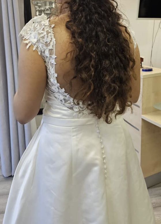 Fallon wedding dress | Preloved wedding dress for sale on Bride2bride UK